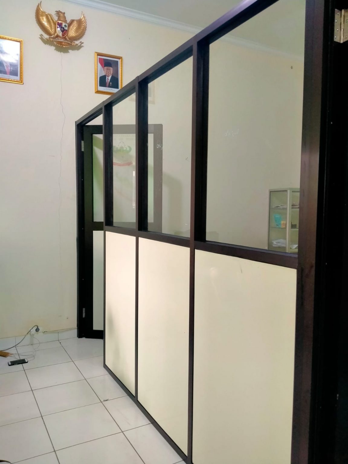 Partisi ACP Seven - Untuk Ruangan Yang 1/2 Privasi Dan Tidak Transparant